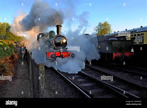 Ex Gwr Class 14 Steam Engine Leaves Bridgnorth Engine Shed In The Early
