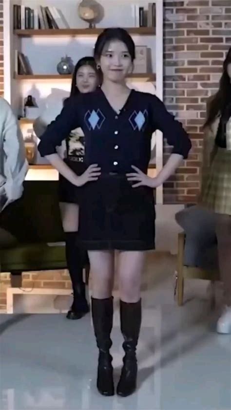 They Look Good Together Iu Itzy Itzy Dance Kpop K Pop Music