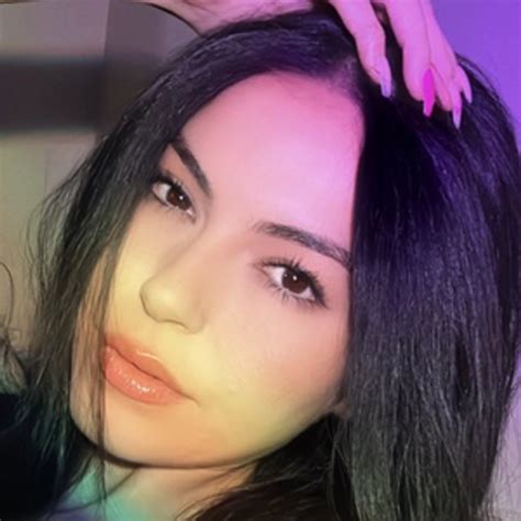 Throne Erica Surprise Ts