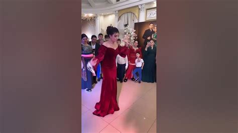 Красивая молодая цыганка в бархатном платье танцует ⚜️⚜️⚜️🌹 Youtube