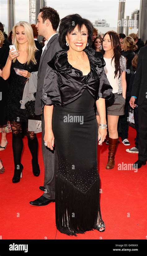 Loreal National Movie Awards Arrivals London Dame Shirley Bassey Arriving For The 2011