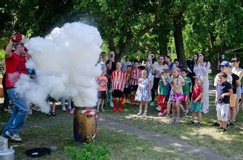 Корпорация Чуда Мильні бульбашки завжди викликають в дітей радість і
