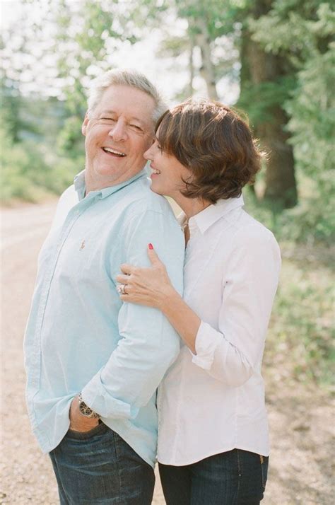 Pin By Poppily On Идеи для фото Older Couple Poses Old Couple Photography Older Couple
