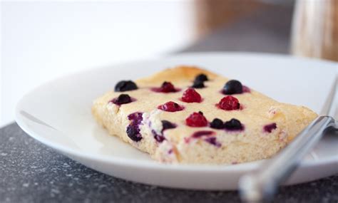 Очень просто а главное быстро готовим творожную запеканку на завтрак не понадобится даже