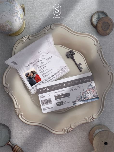 Set De Invitación Estilo Pasaporte Con Boarding Pass En Sobre Tipo Díptico Con Bolsillo En Arco