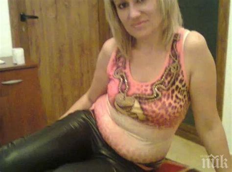 Фундаментално интервю с депутатката Ана Баракова И в момента съм културно облекана Не съм