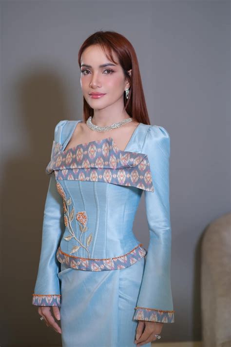 តុបតែងឈុតបុរាណបែបនេះ ពេជ្រ សោភា កាន់តែស្រស់ស្អាត បែបទន់ភ្លន់