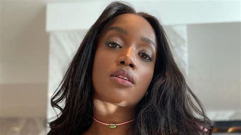 Iza Faz Topless E Internet Vai à Loucura “pega Leve” Bastidores Da Tv