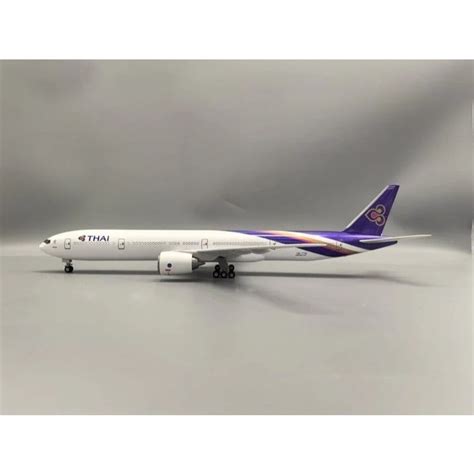 โมเดลเครื่องบินการบินไทย B777 ขนาด 47 Cm มีล้อ และไฟled ไฟติดโดยใช้ระบบเสียงหรือสัมผัส วัสดุ