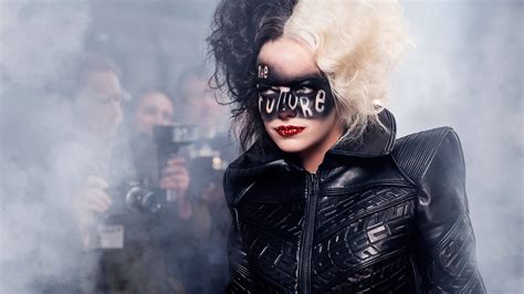 Download Cruella 2021 The Future Make Up Wallpaper