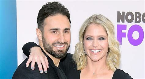 The View Co Host Sara Haines Says She Barters With Her Husband About