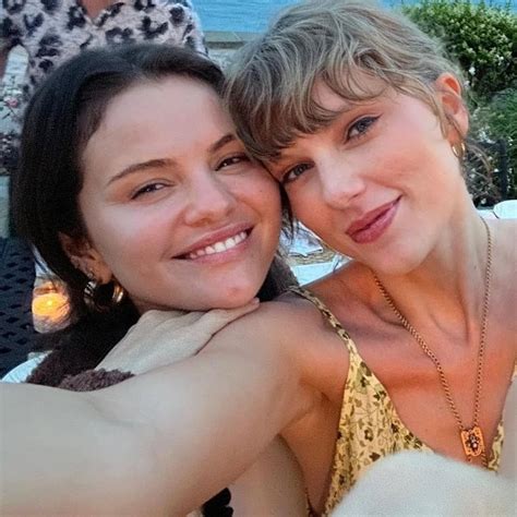 Taylor Swifts Perfect Response To Selena Gomez Engagement Brit Co