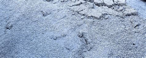 砕砂さいさ天然の岩石を細かく砕いた砂 今日の現場で使ったんだけど初めて知って初めて運んだw 川砂や細目砂や再生砂 R10 0 より