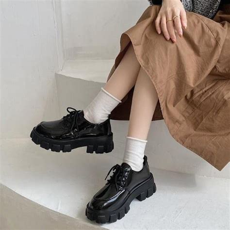 รองเท้าหนังผู้หญิง รองเท้าไม่มีส้น ก้นหนา ปลายเท้ามน แฟชั่นใหม่สำหรับผู้หญิง Se7039 Shopee