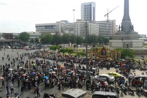 ม็อบต้านรัฐประหารเคลื่อนขบวนไปอนุสาวรีย์ชัยฯ