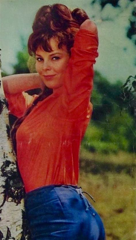 Picture Of Anne Helm