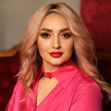 «А почём у васИногда пока мои клиенты лежат у меня на кушетке и делают перманент между делом