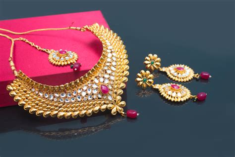 Types Of Gold Jewellery A Complete Guide For Buyers