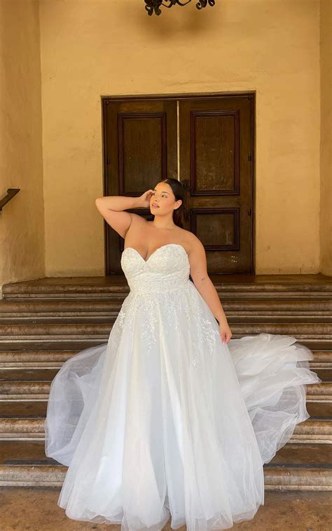 Sparkling Lace Plus Size A Line Wedding Dress With Organic Lace Straps