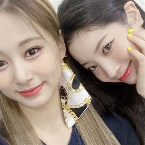 Jexnq Adl Kullan C N N Twice Cute Panosundaki Pin