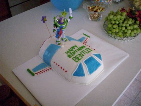 Buzz Lightyear Cake Rocket Party