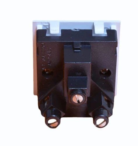 6 16 Uni Socket At Rs 65 Piece Three Pin Socket In Ahmedabad ID 2851761404712