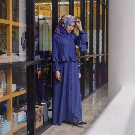 Tren Gaya 26 Warna Biru Elektrik Cocok Dengan Warna Apa