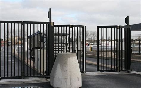 Slide Manual Collapsible Sliding Gates For Home Customizable At Rs