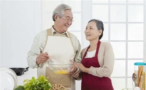 中老年人一日三餐要吃好5个侧重点要记牢做健康老年人 高薪 养生 红枣 菊花 好处 泡茶