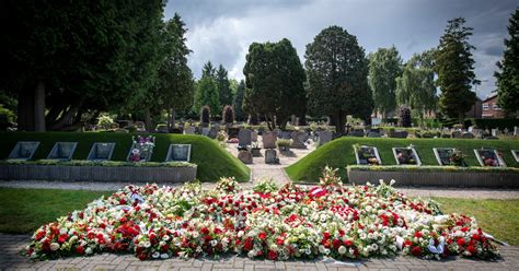 Familie Overleden Leffert Reageert Op ‘bloemenrel ‘wij Zitten Hier