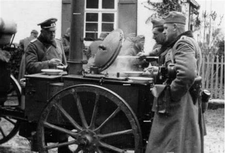 二战德军在野外是怎么吃饭的？