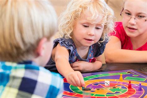 بازی برای کودکان بیش فعال، معرفی 30 بازی ذهن آرا