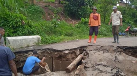 Tanah Di Jasinga Bogor Retak Lalu Amblas Usai Hujan Deras