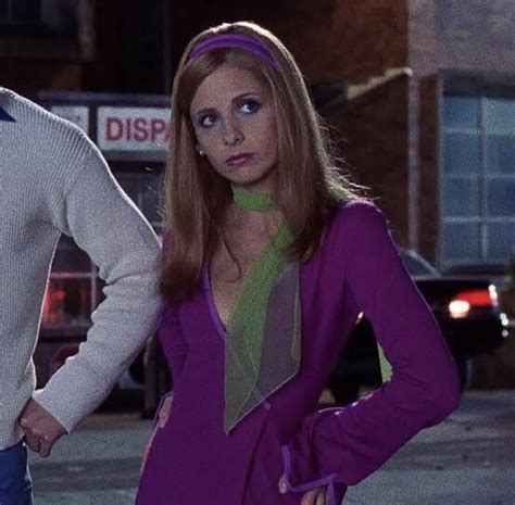 5 Iconic Looks Worn By Scooby Doos Daphne Blake Wtqm