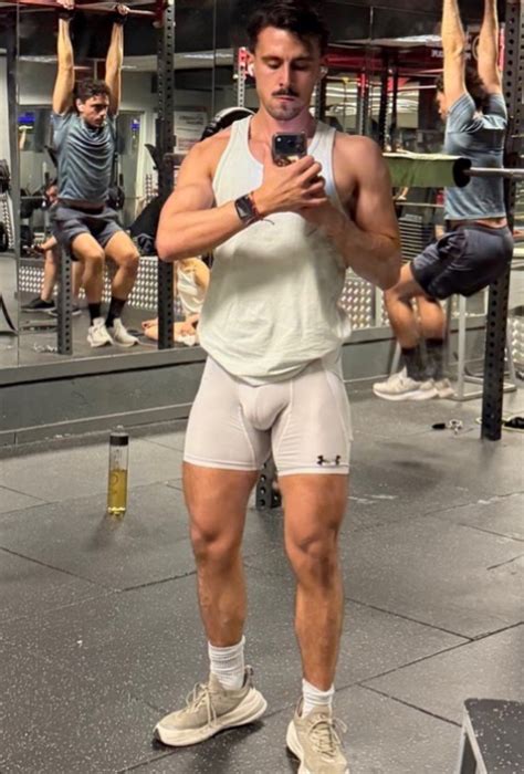 Big Bulges Muscle And Cock Bulgesbigdicks Posts X