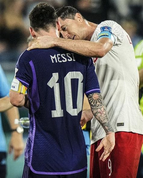 Messi Lewandowski La Jugada Que Los Cruzó Y El Saludo Del Final