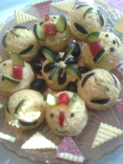 ~ Красотии в чинии ~ Картофени триъгълничета рецептата е от нета от руски сайт Необходими