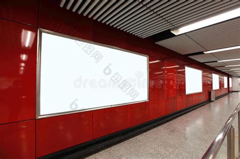 地铁站空白广告牌 包图企业站