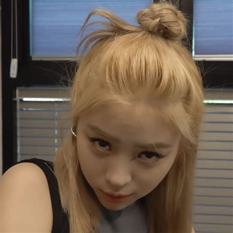 Pin Oleh Sky Pro Di Itzy Gadis Cantik Gadis Kecantikan