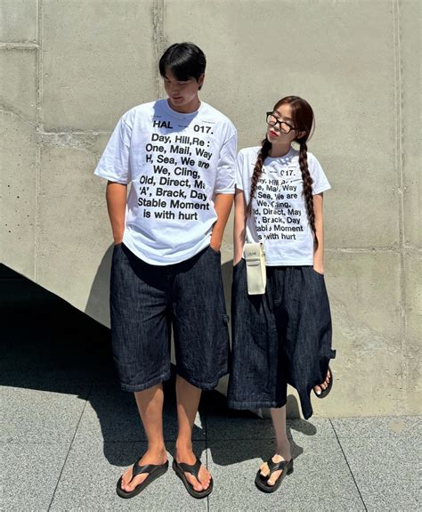 엄라이브 초특가 2사이즈세트가능 레터링 커플룩 여자 크롭 남녀공용 오버핏 반팔 티셔츠 여름 커플티 데님 린넨 버뮤다 7부 팬츠 트레이닝 세트 셋업 유니크 빈티지 하프