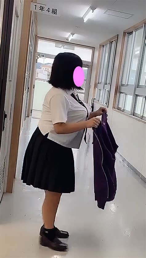 【画像】生々しさ満載の爆乳jkがこちら