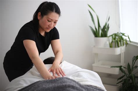 Hot Stone Massage Vancouver At The 1 Rated Rmt Clinic In Vancouver