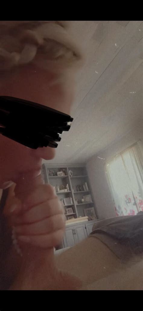 Who Wants To Help Her Scrolller