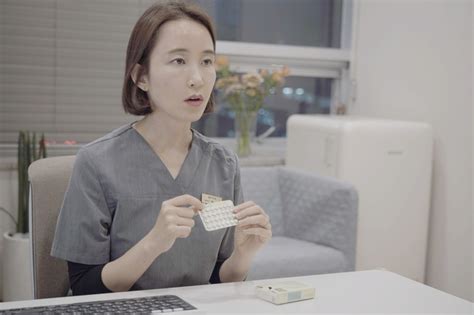 생리 전 하루 10번을 울어요 생리전 증후군 로즈앤 의학 칼럼