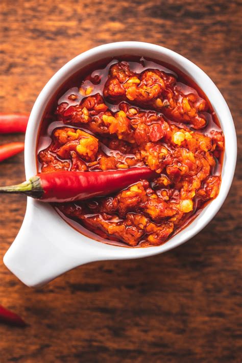 9 Best Chili Garlic Sauce Substitute Ideas You Need ASAP! - Oh So Foodie