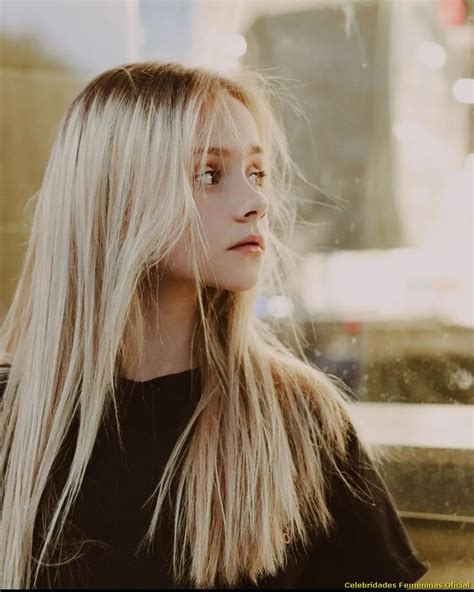 Celebridades Femeninas Oficial Valeria Negurenko Belleza Incipiente