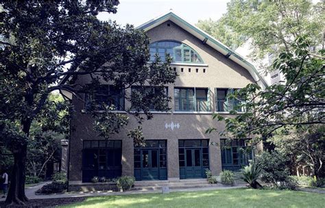 上海巴金故居 上海巴金故居是一座优秀历史建筑位于上海武康路113号是巴金先生在上海的住宅也是千万读者心目中的文学圣地上海巴金故 雪球