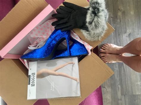 Janira Wolfes Feet