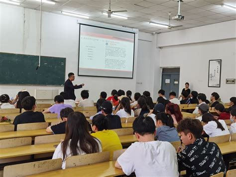 我校研学社举办考研启蒙座谈会