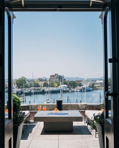 The Impress Victoria კანადის ისტორიული სასტუმრო ვიქტორიას ნავსადგურზე